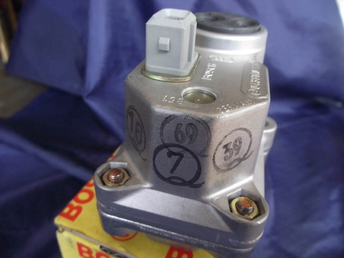 Saab NEW Warm Up Regulator BOSCH 0438140136 | 900 – Fuel Injection Products